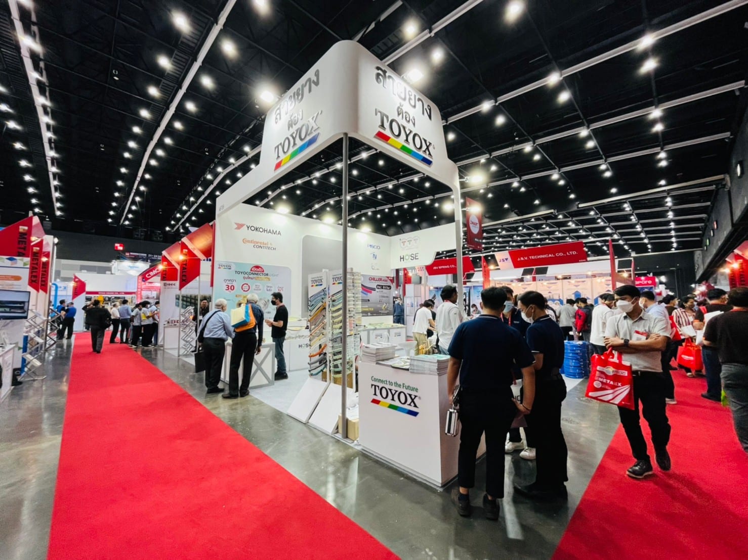 เรามีภาพบรรยากาศภายในบูธ TOYOX ที่งาน 𝐌𝐄𝐓𝐀𝐋𝐄𝐗 𝟐𝟎𝟐𝟐 มาให้ชมกันครับ ...